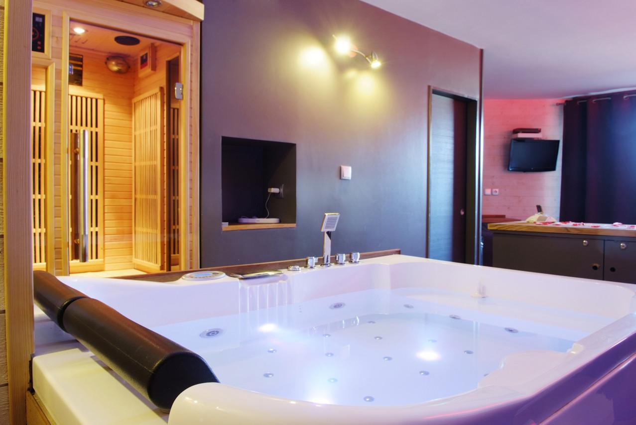 Chambres Avec Spa Et Jacuzzi Privatif À Lyon - Loveloc encequiconcerne ... Chambres Avec Spa Et Jacuzzi Privatif À Lyon - Loveloc encequiconcerne ...